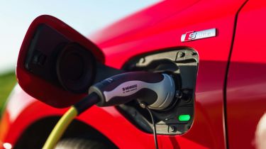 Audi A3 hybrid range MPG CO2 charging DrivingElectric
